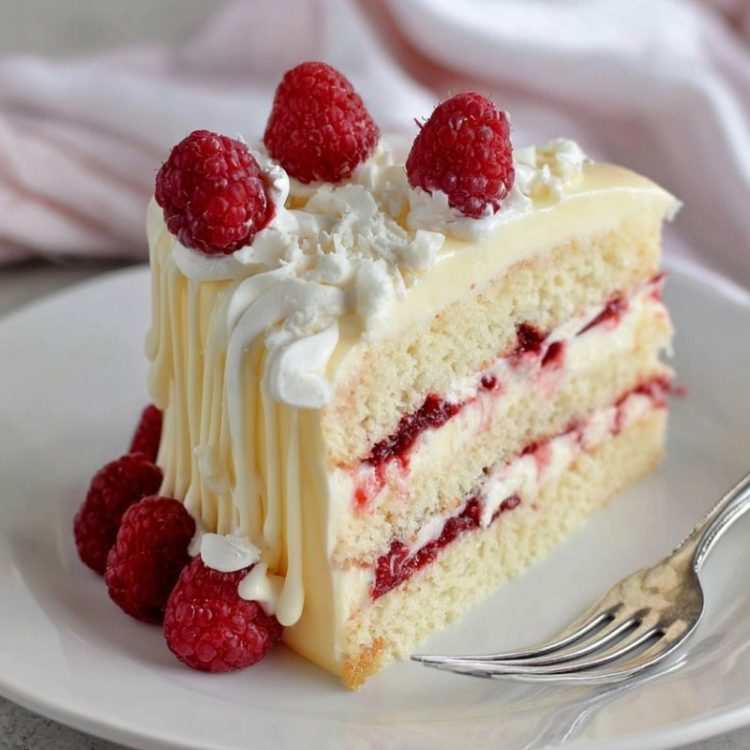 Heavenly White Chocolate Raspberry Dream Cake - Easy and Healthy Recipes